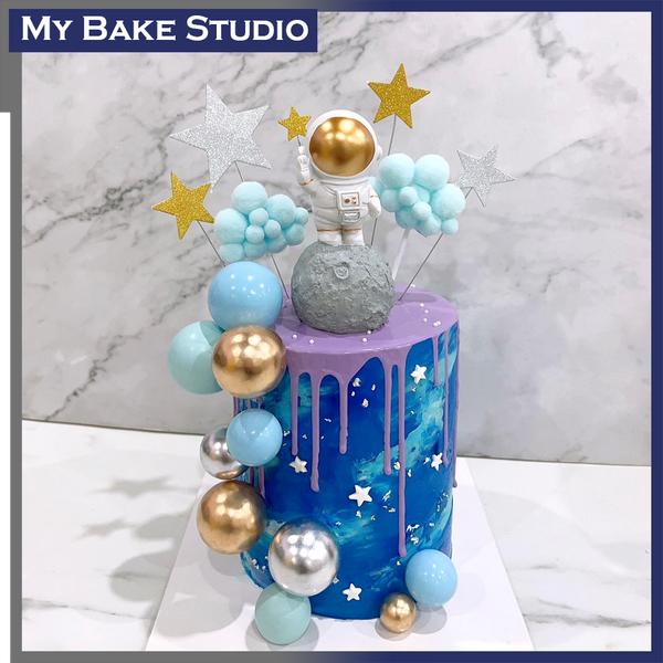 Spaceman Explorer Cake - My Bake Studio