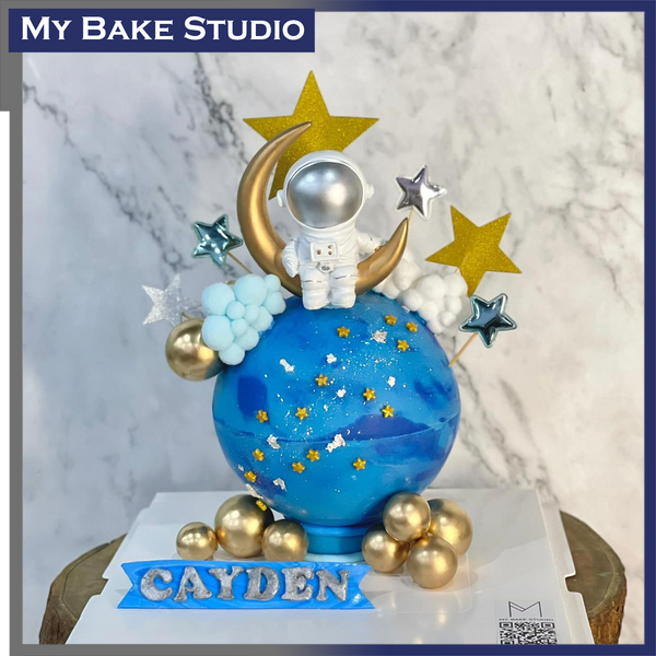 Spaceman Pinata Cake - My Bake Studio